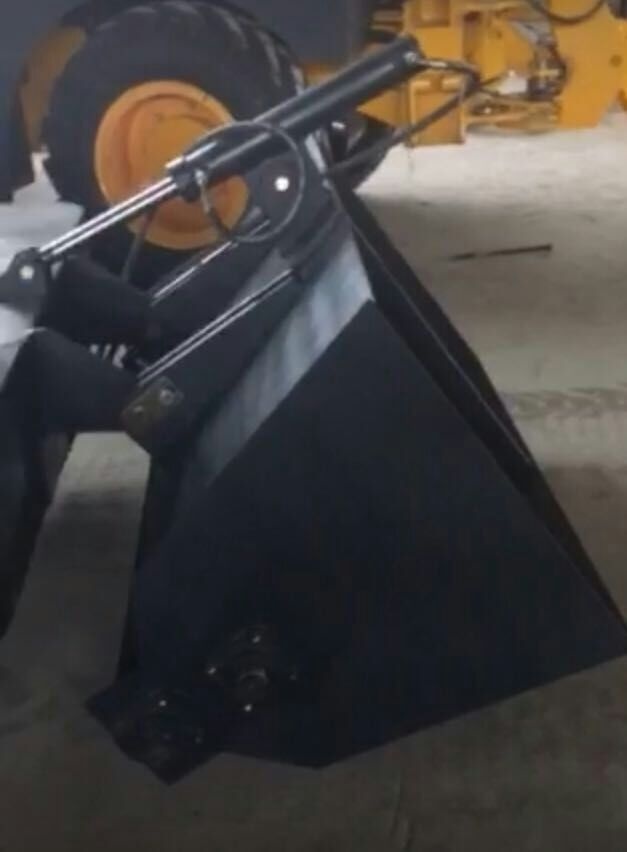 Sand sprayer for wheel loaders, telescopic loaders